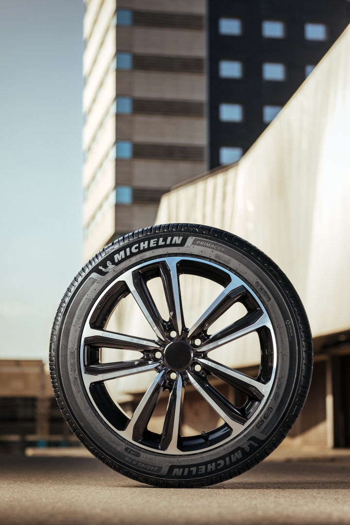 性能全面升級 還能多行駛7000公里路途 全新Michelin Primacy 5 - 試車頻道 TCar