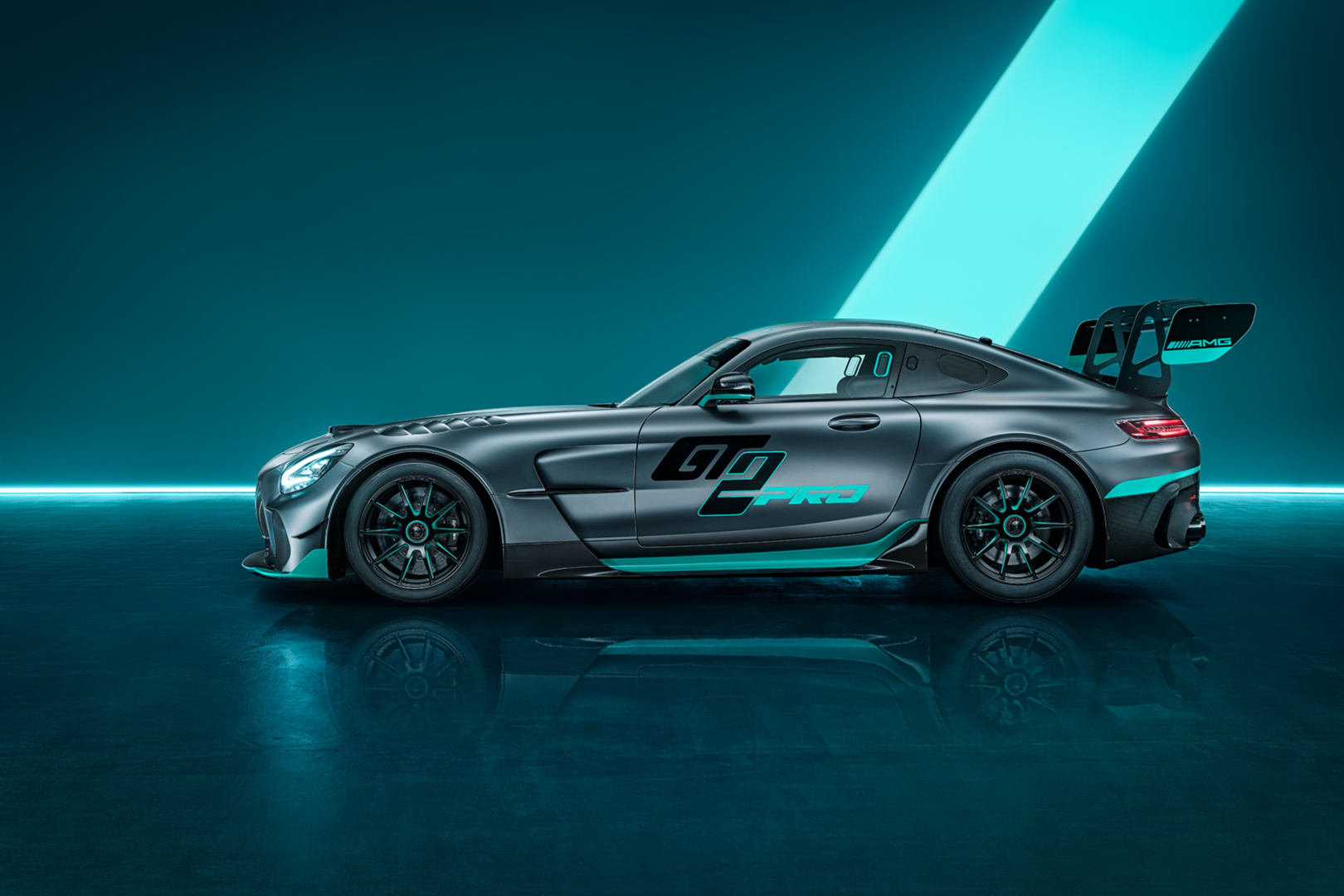 可比賽 可收藏 再經升級的Mercedes-AMG GT2 Pro客戶賽車 - 試車頻道 TCar