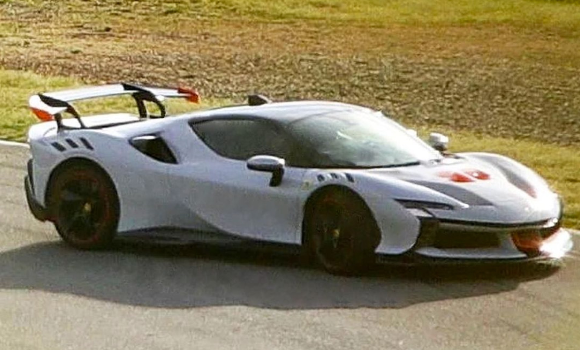 慶祝利曼賽事邁入百年與Ferrari回歸賽事頂級組別 Ferrari SF90 LM亮相在即？ - 試車頻道 TCar