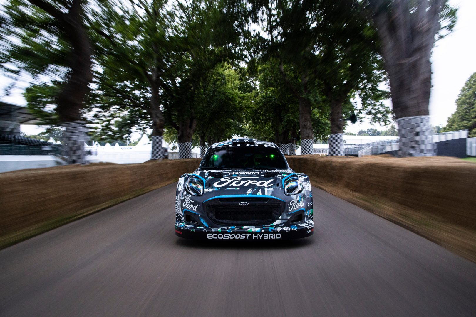 油電小SUV預備參戰WRC？Ford Puma Rally1 WRC Prototype提前亮相 - 試車頻道 TCar