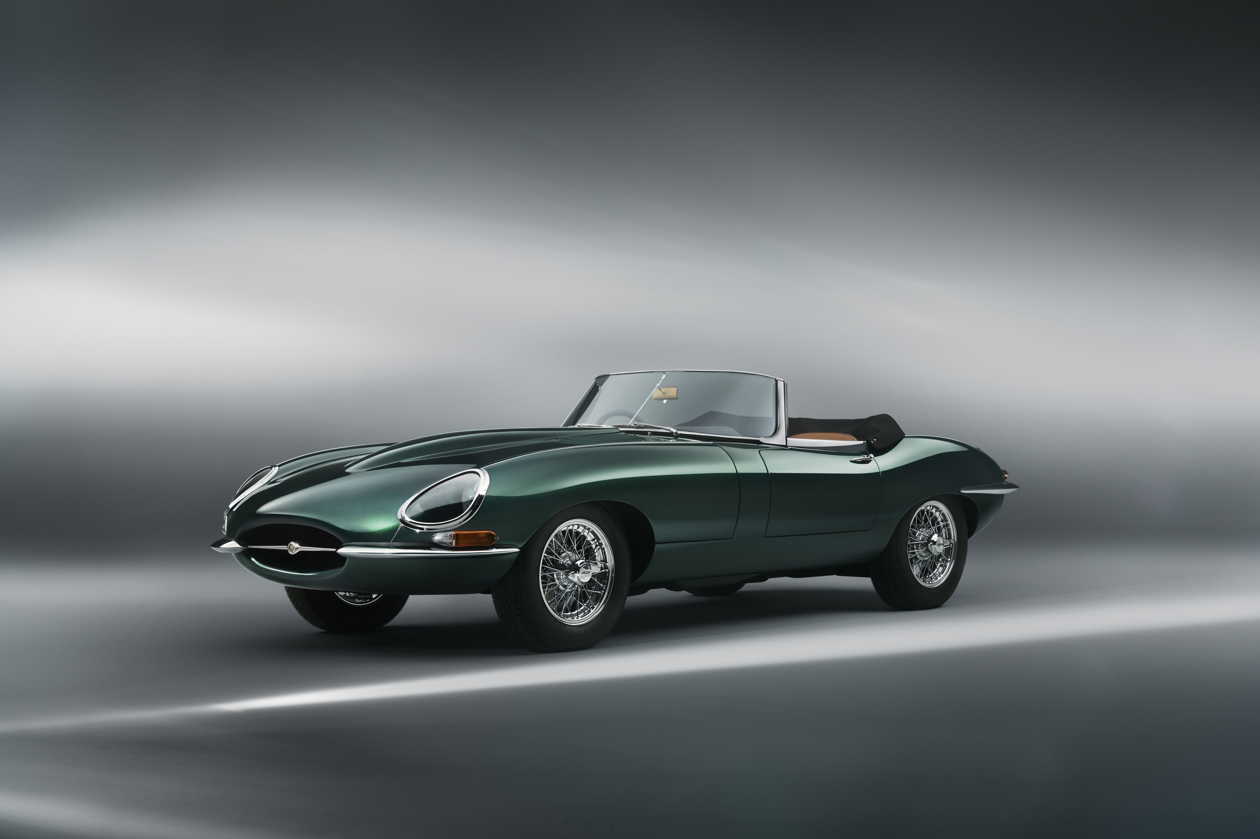 全球僅此唯二 經豪華升級的Jaguar E-TYPE經典紀念版 - 試車頻道 TCar