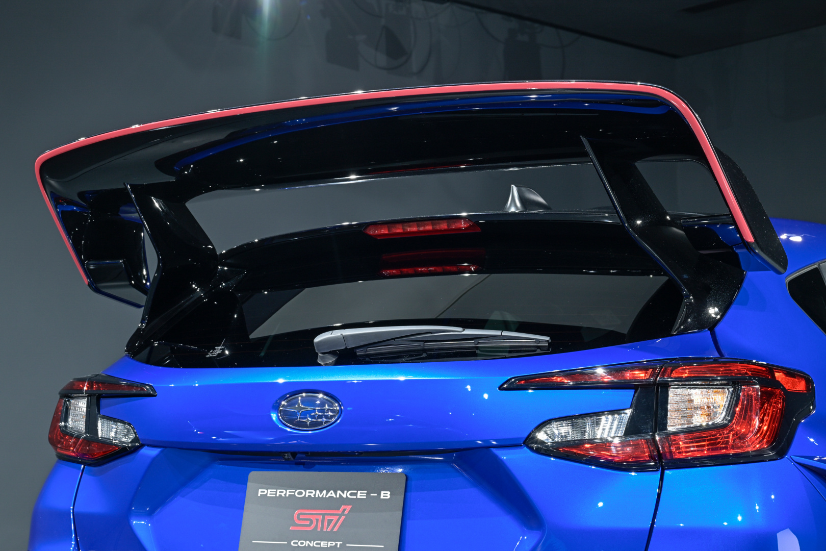 公開兩款STI概念作品的Subaru 真可能重返硬派熱血市場？ - 試車頻道 TCar