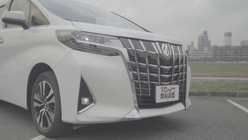 [新車試駕] Toyota Alphard Executive Lounge 3.5L 個性奢華 - 試車頻道 TCar