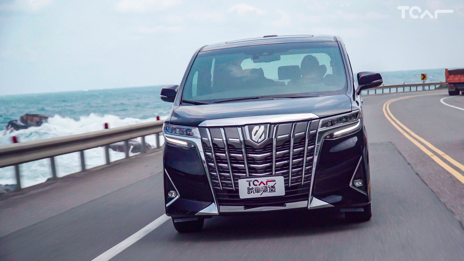 [新車試駕] 就讓我當一回老闆吧！TOYOTA ALPHARD 改款試駕 - 試車頻道 TCar